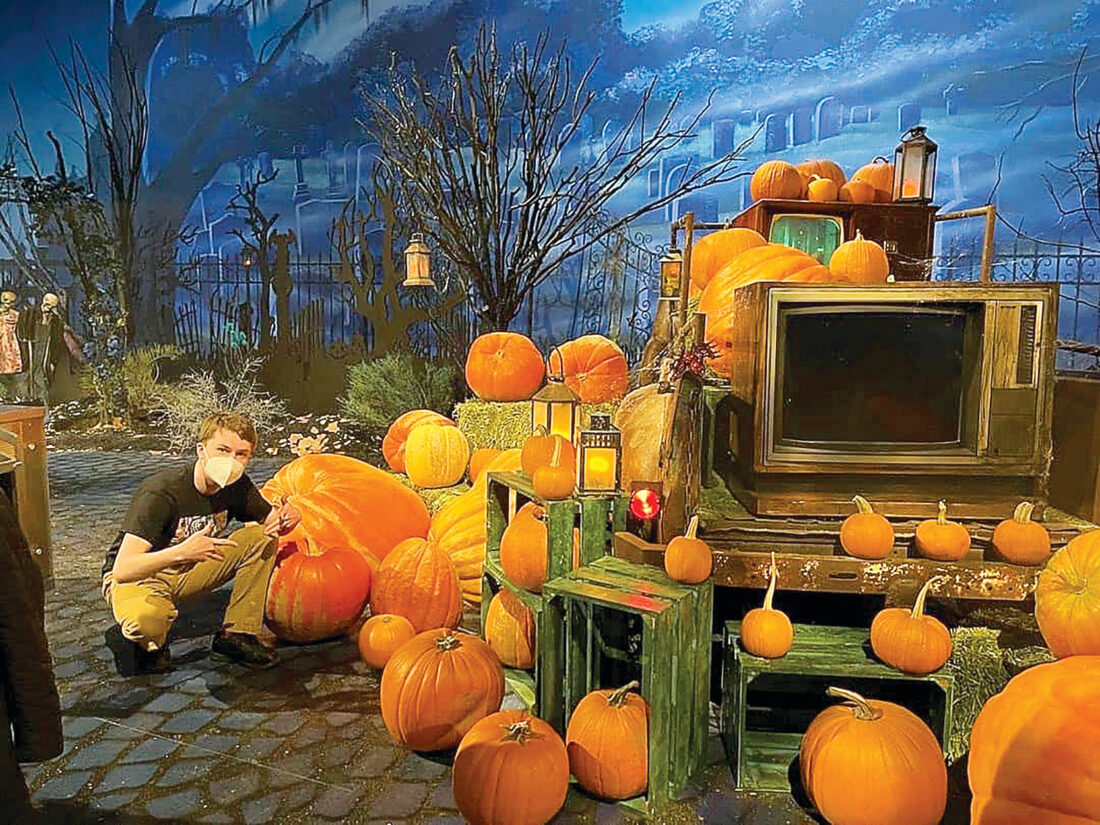 Master of pumpkins | News, Sports, Jobs - Altoona Mirror
